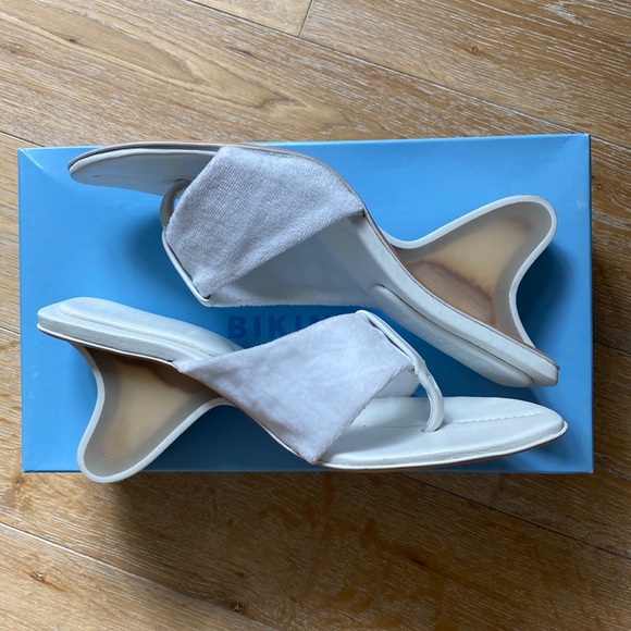 Frankie's Bikinis | Shoes | Frankies Bikinis Surf Fin Heel Sandals ...